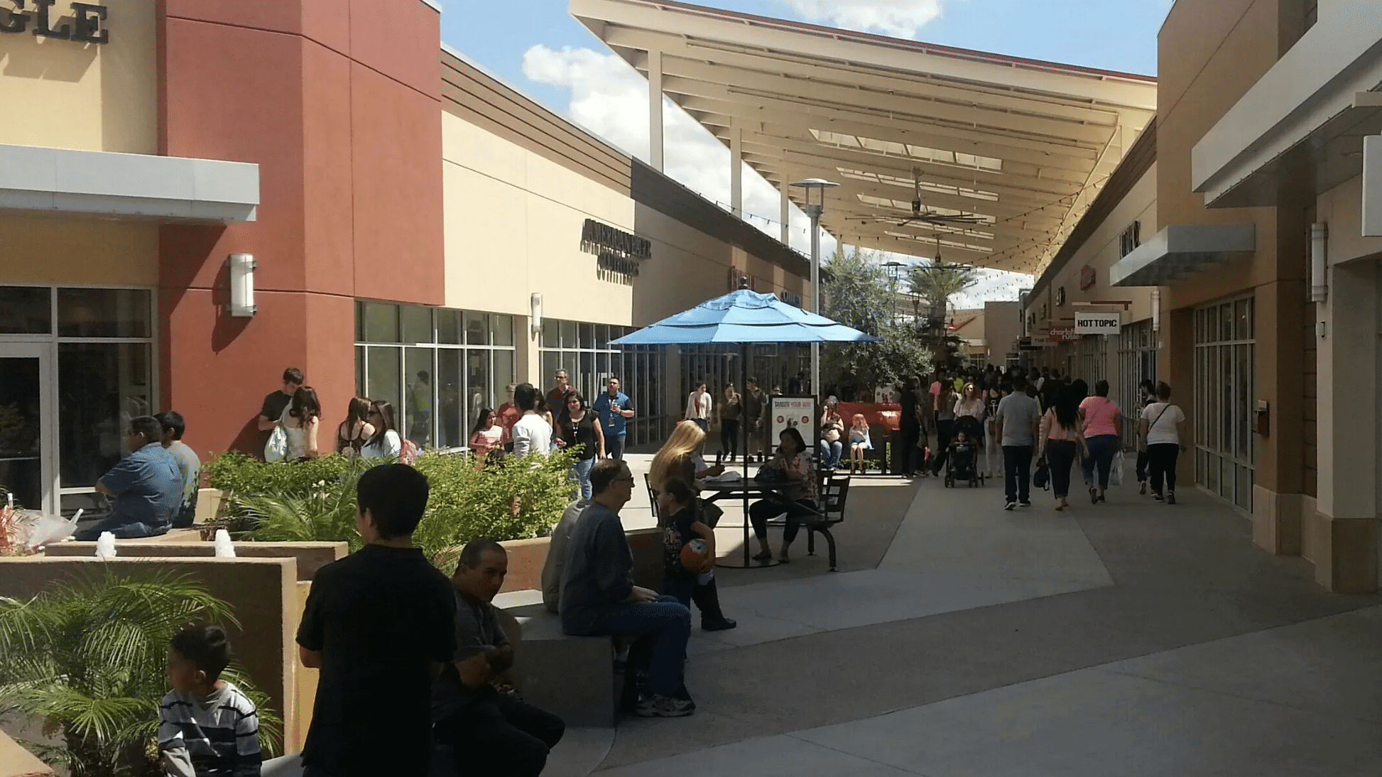 Tanger Outlets in Glendale plan expansion with restaurants, entertainment